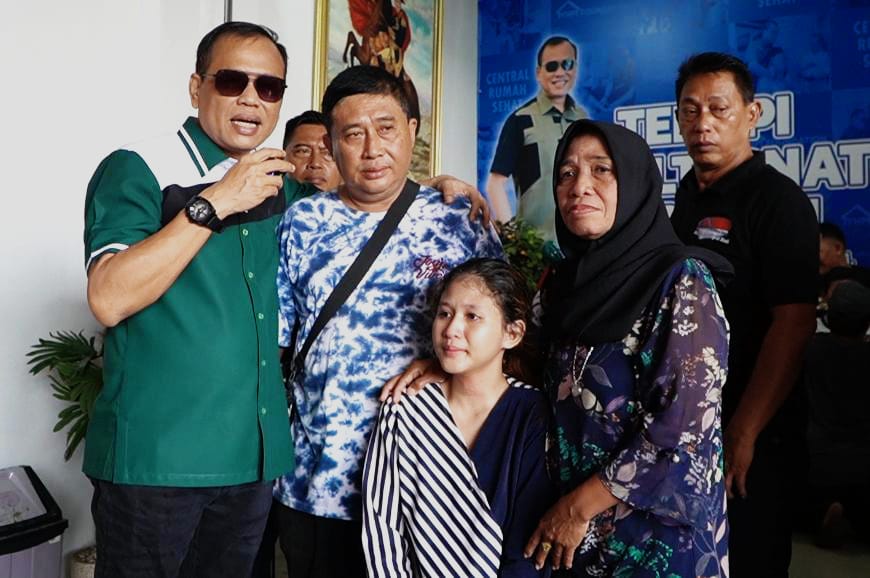 Tangis Bahagia Gadis Cantik Tunarungu Asal Samarinda Ini Usai Berhasil Sembuh Perantara Yuli ...